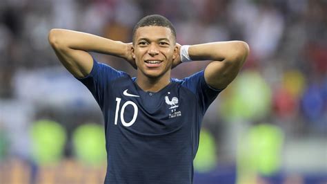 Psg Kylian Mbapp Est Le Meilleur Joueur Du Monde Le Sport