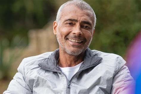 Romário é internado às pressas no Rio quadro de infecção intestinal