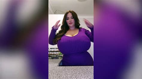 Woman Made 250k On OnlyFans Thanks To Rare Condition That Caused Size