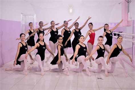 Ballet Ilma Costa está matrículas abertas para 2022 e de Espetáculo