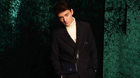 Stranger Things Star Noah Schnapp Comes Out As Gay Shares Video On