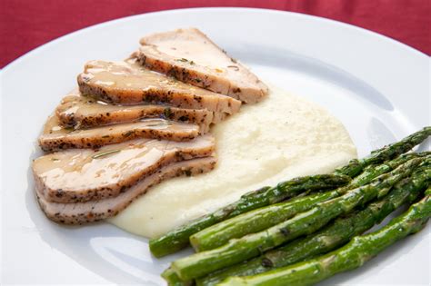 Pechuga de pavo al horno con puré de papa y espárragos Recetas Mexicanas