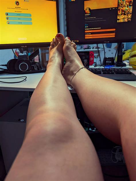 Love To Sit Naked In My Room On These Hot Days Nudes TGirl Feet