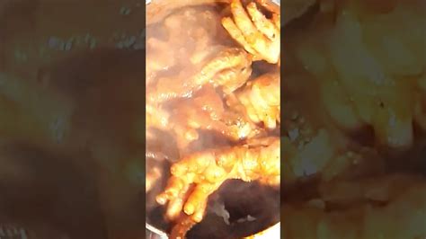 RECEITA DE PE DE FRANGO RICO EM COLAGENO FORTALECEDOR DE TODO CORPO