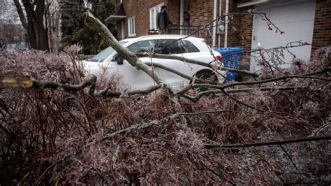 Miles de hogares sin electricidad en el este de Canadá tras tormenta de