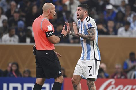 France Argentine L Arbitre En Charge De La Var Reconna T Un Doute