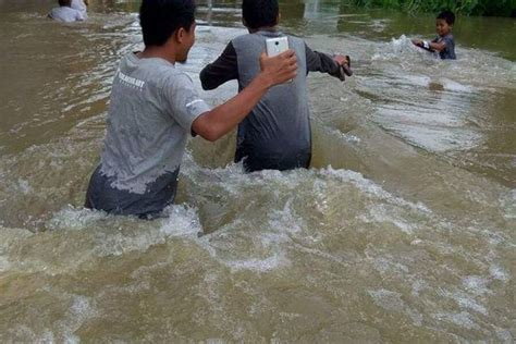 Makassar Kembali Dilanda Banjir Ketinggian Air Mencapai 1 2 Meter
