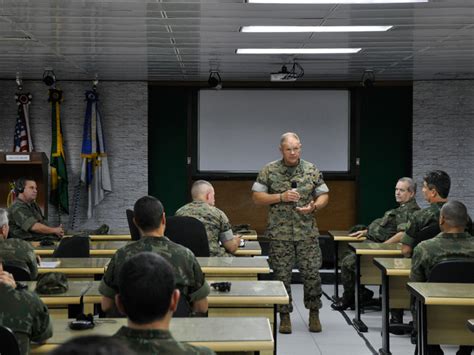 DefesaNet Brasil EUA Comandante Do Corpo De Fuzileiros Navais Dos