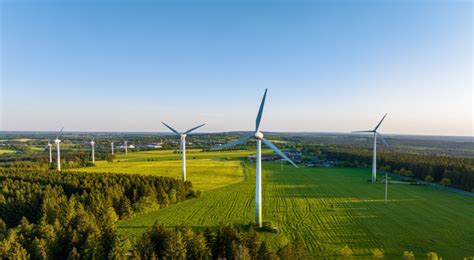 Powrót ustawy wiatrakowej Minister klimatu o zmianach w projekcie i