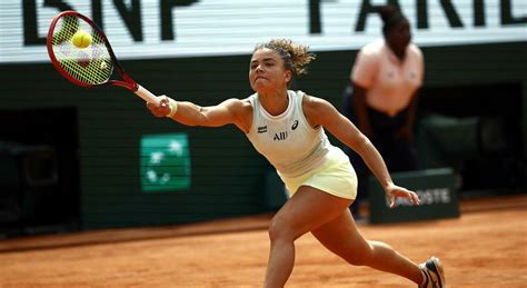 Swiatek Vince La Finale Del Roland Garros Battendo Paolini 6 2 6 1