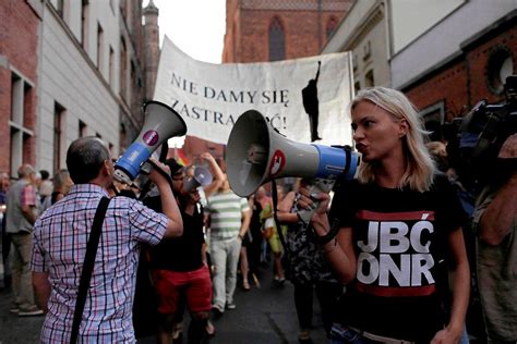 Protesty w całej Polsce w obronie wolnych sądów ZDJĘCIA