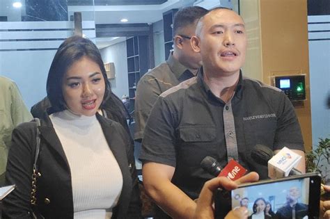 Tersangka Pemeran Film Porno Selesai Diperiksa Polda Metro Jaya
