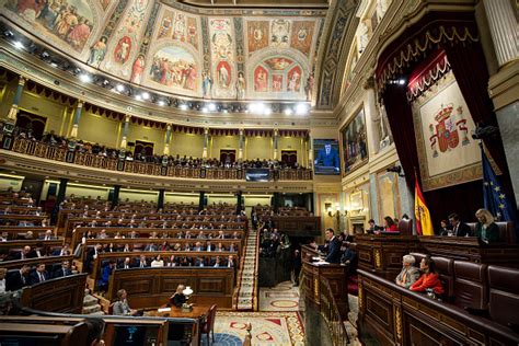 El letrado mayor del Congreso dirá mañana a la Mesa si debe o no firmar