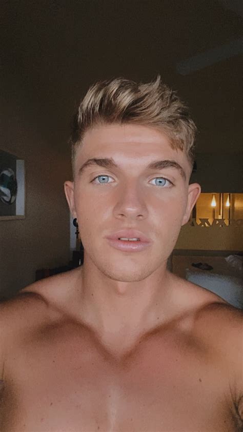 TW Pornstars 2 Pic Paul Cassidy Twitter 1 Or 2 12 55 AM 24