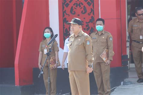 Pj Bupati Landak Pembina Apel Agenda Penandatanganan Komitmen Bersama