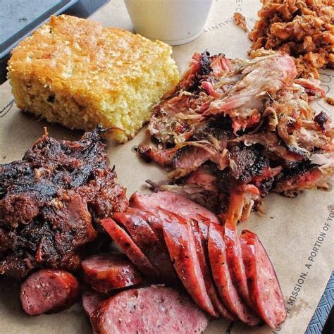 Tasty Yummy Food Smokehouse Food Truck Rivers Platter Chicken