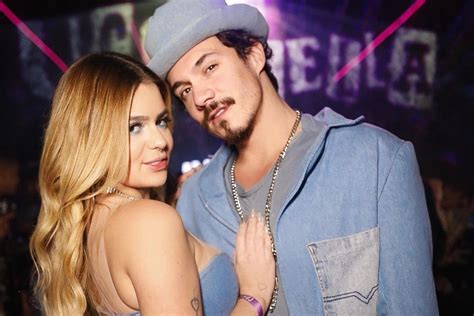 Viih Tube sensualiza de biquíni e Eliezer provoca E essa raba