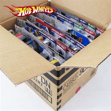 Caixa Hot Wheels C 72 Carrinhos Sortidos R 720 00 Em Mercado Livre
