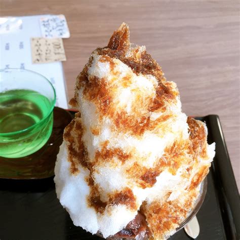 牧志市場付近の和菓子屋末廣製菓さんにてぜんざいかき氷沖縄ぜんざい かき氷の妖精
