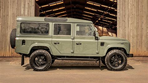 Slimme Ondernemer Bestelde De Laatste 240 Land Rover Defenders