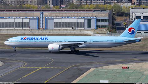 HL7203 Korean Air Boeing 777 3B5ER Photo By Sunshydl ID 1313606