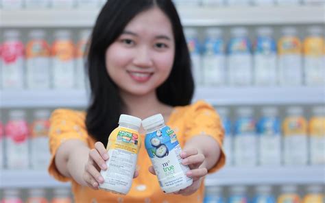 Bất ngờ trúng quà tặng đỉnh vì chăm bóc nhãn chai đồ uống hoàn toàn