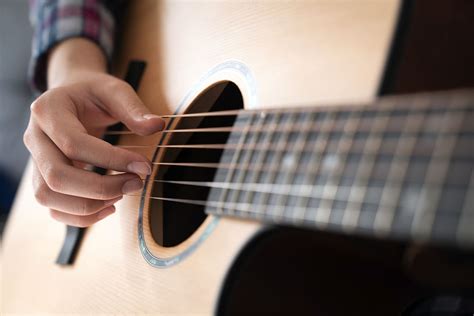 Arpegios en la guitarra qué son para qué sirven cómo tocarlos y ejemplos