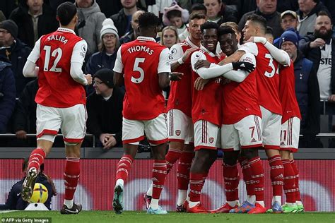 Tottenham 0 2 Arsenal Mikel Arteta S Side Go Eight Points Clear At The