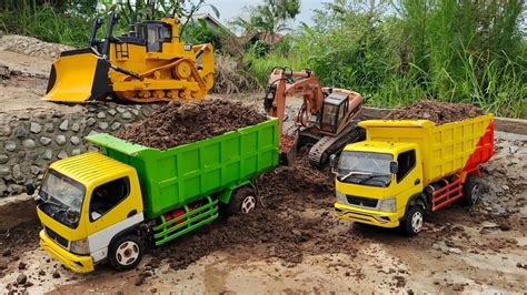 Mobil Truk Canter Fuso Muatan Pasir Oleng Rc Excavator Isuzu NMR Beko
