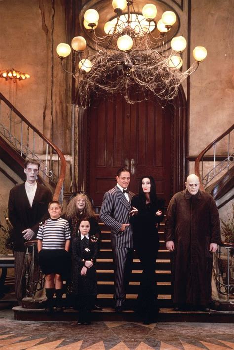 Que Sont Ils Devenus Les Acteurs De La Famille Addams Elle