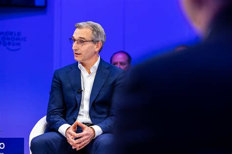 Las acciones de Philips caen casi 5 después de una advertencia de la