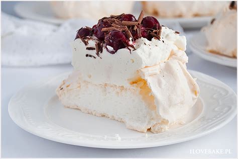 Mini bezy z owocami i bitą śmietaną ILoveBake pl