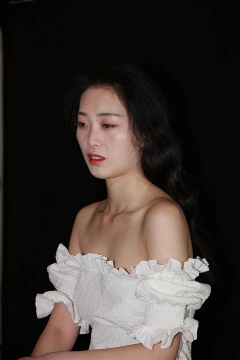 Nude Photo Set Of Chinese Model Man Bing