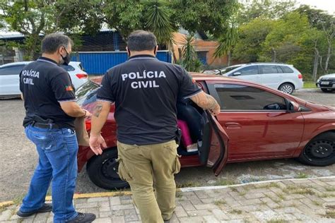 Presa mulher que gravou vídeos usados por criminosos para aplicar o