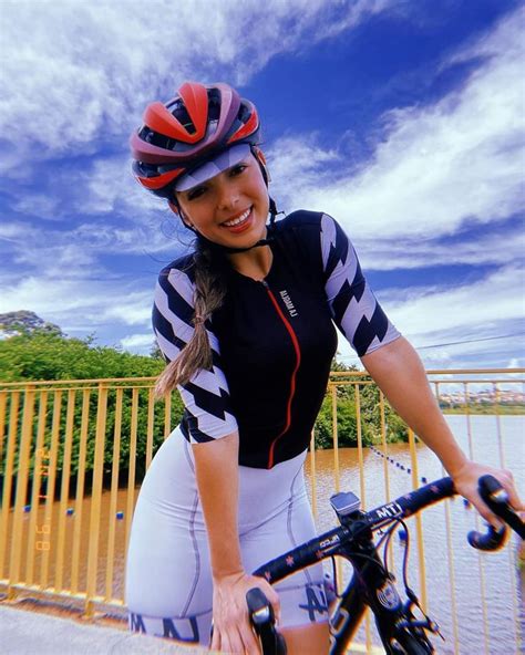 Pin By Carolina Castillo On Ropa De Ciclismo Mujer Cycling Girl