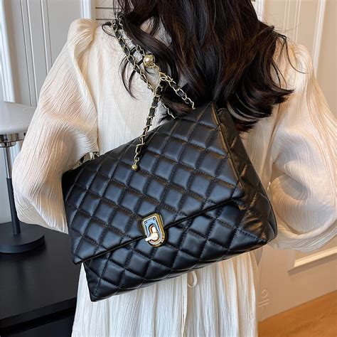Burminsa Bolsa De Ombro Acolchoada De Couro PU Para Mulheres Corrente