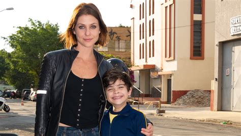 A Garota da Moto Confira detalhes da segunda temporada da série do SBT