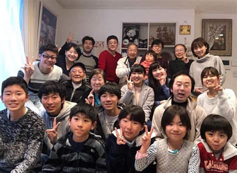 大晦日大家族で賑やかに本年も大変お世話になりました平成30年大晦日岡崎のお兄さんのお宅で稲葉のおじいちゃんおばあちゃんと賑やかに