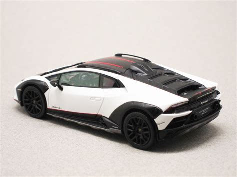 Lamborghini Huracan Sterrato Bianco Phanes LookSmart 1 43e Minicarweb