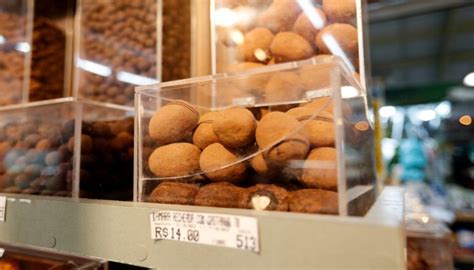 Mercado Municipal de Curitiba reúne café do Jacu e itens exóticos