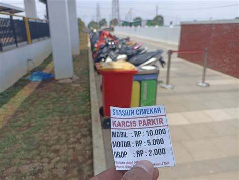 Pungutan Parkir Di Stasiun Cimekar Bandung Menuai
