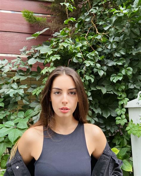 Selin Türkmen Kimdir BiyografiTR Studios Girl Quick