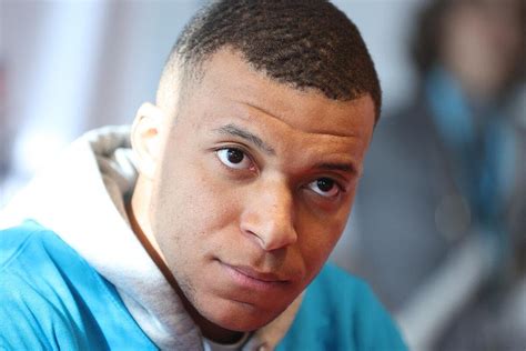 Foot PSG Mbappé jusqu en 2026 le PSG réussit l exploit Foot 01