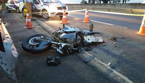 Motociclista morre após se envolver em acidente na SP 101
