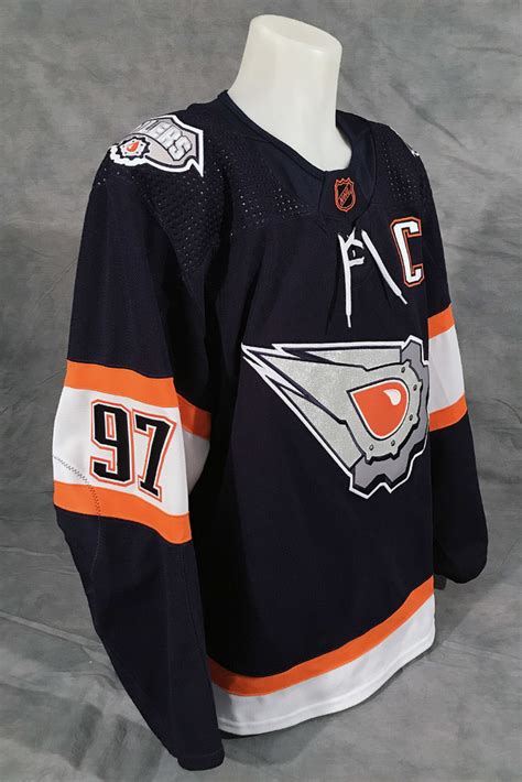 Connor McDavid 97 2022 23 Edmonton Oilers Game Worn Reverse Retro