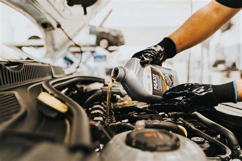 Pentingnya Melakukan Penggantian Oli Secara Berkala Pada Mobil Anda