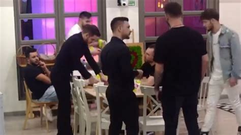 Ce s a Întâmplat la Petrecere Delia Glume de Genul Nu Permit O
