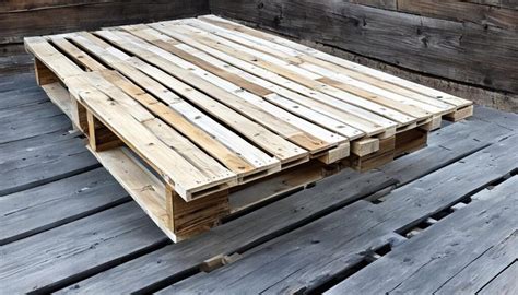 Jak zrobić z palet meble ogrodowe Poradnik majsterkowicza