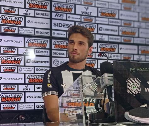 Figueirense apresenta volante JP Iseppe e zagueiro Genilson João Burse
