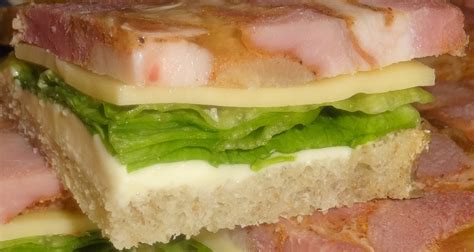 Smaki Czarka i Marioli Kanapki z sałatą serem i golonką